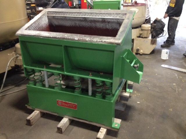 Ultramatic OHD2442 Vibratory Finishing Tub